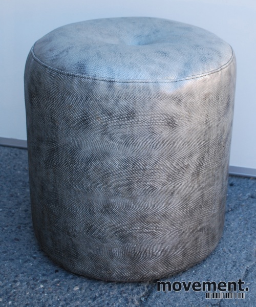 Solgt!Liten puff / krakk / pall Ø=38cmH=39cm i imitert slangeskinn, brukt