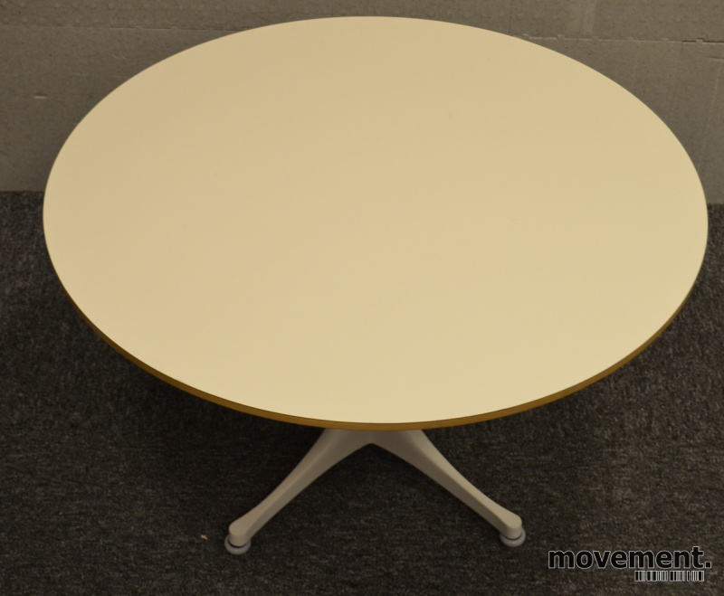 Solgt!Lite, rundt loungebord i hvitt fraVitra, Nelson Table 5452, Ø ...