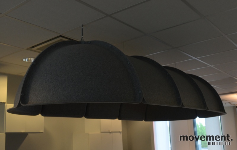Solgt!Stor taklampe fra Atelje Lyktan igrå filt med 4 LED-lamper ...