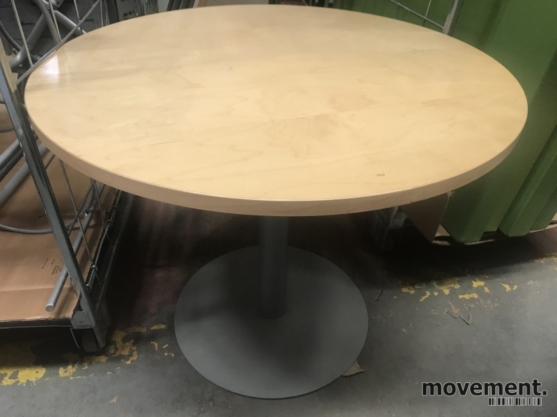 Solgt!Lite, rundt møtebord i bjerk finer,Ø=90cm H=72,5cm, grått ...