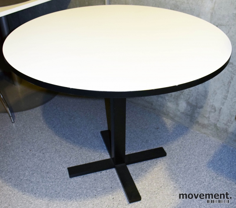 Solgt!Lite, rundt møtebord fra Ragnars R5Work.Meeting serie i hvitt ...