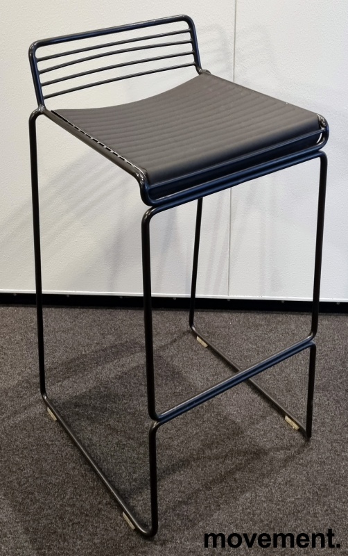 Solgt!Barstol fra HAY, modell HEE i sort,76cm sittehøyde, pent brukt