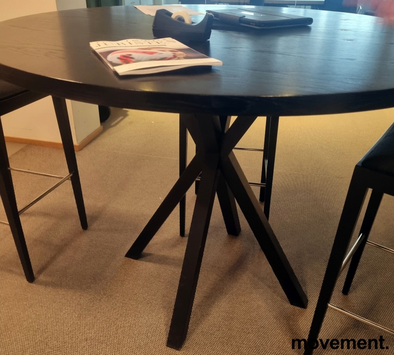 Solgt!Stort, rundt barbord / ståbord ibrunsort eikefiner, Ø=140cm ...