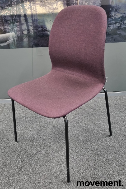 Solgt!EFG Archie konferansestol /møtestol i lilla stoff / sorte ben ...