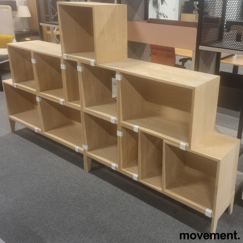 Solgt!Designhylle fra Muuto, Stackedserie i ask finer, 11 moduler og 2 ...