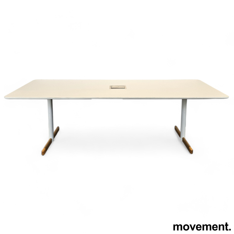 Solgt!Møtebord / kursbord /konferansebord i hvit / eik fra ForaForm ...