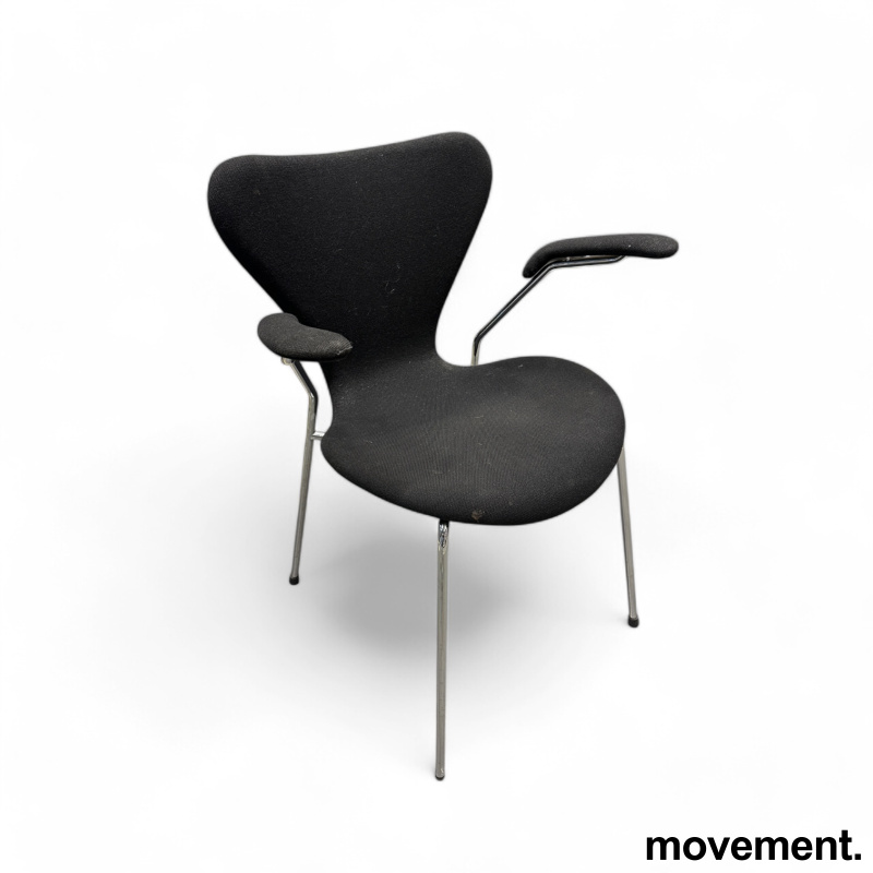 Arne Jacobsen 7er-stol /syver-stol, model 3107 med armlene, helpolstret ...
