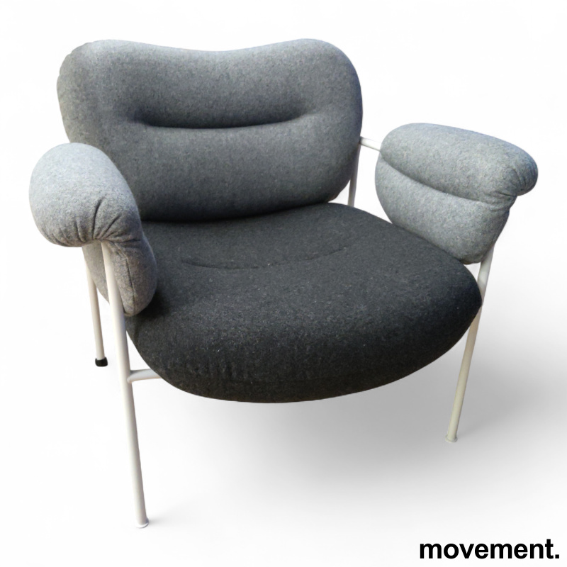 Bollo Lounge Chair Mørk grå og lysgrått stoff i ullmix hvitlakkerte ben ...